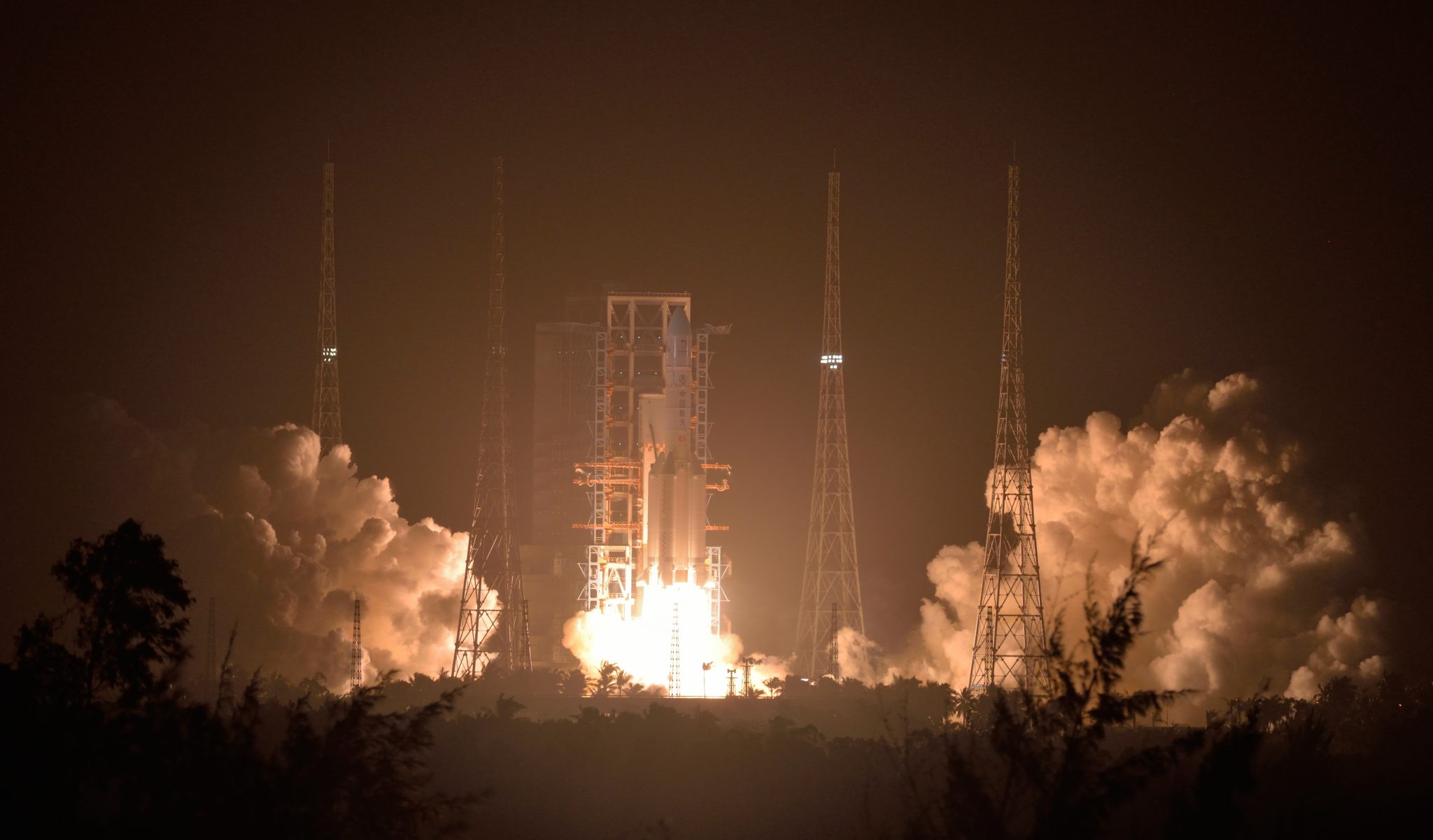 The Biggest Rocket in the World Ever Built - Discovery UK